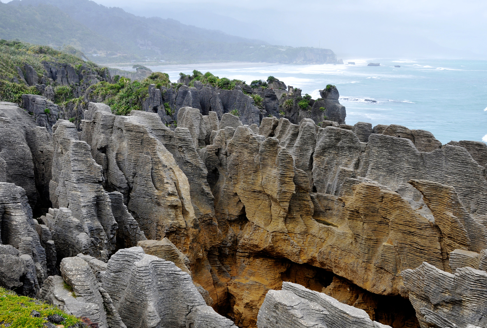 Pancake Rocks et Moeraki Boulders, ça vous tente ? | Viens, on s'arrache!